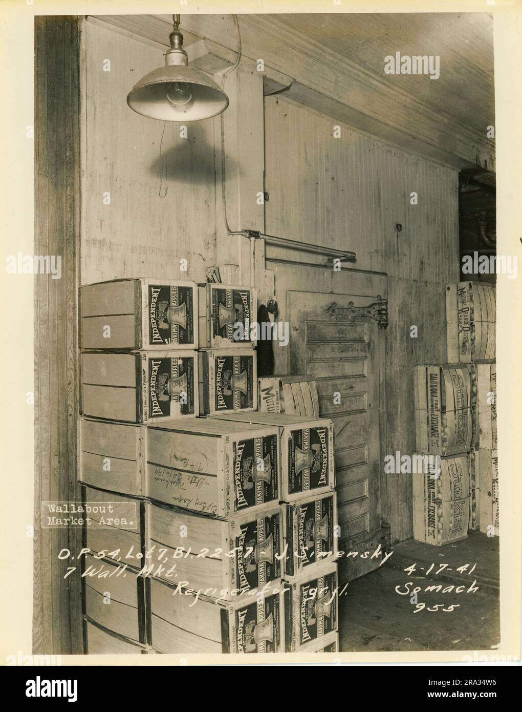 Photograph of interior of lot 7, bl. 2257 - J. Simensky, 7 Wall. Mkt ...