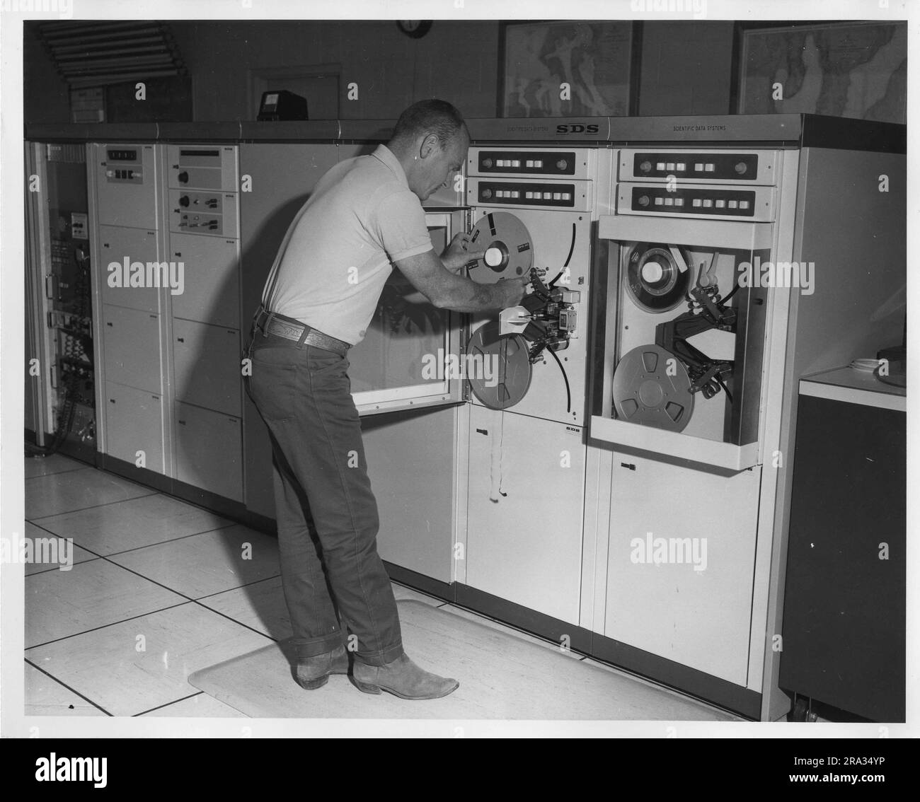Missile testing Black and White Stock Photos & Images - Alamy