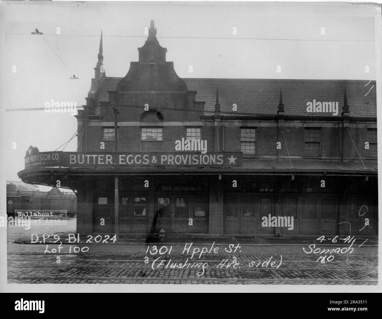 Photograph of exterior Wallabout Market, D.P. 9, Lot 100, Building 2024 ...
