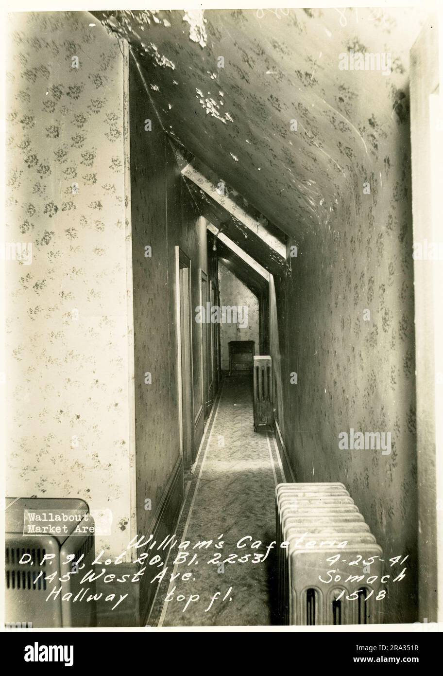 Sloped ceiling hi-res stock photography and images - Alamy