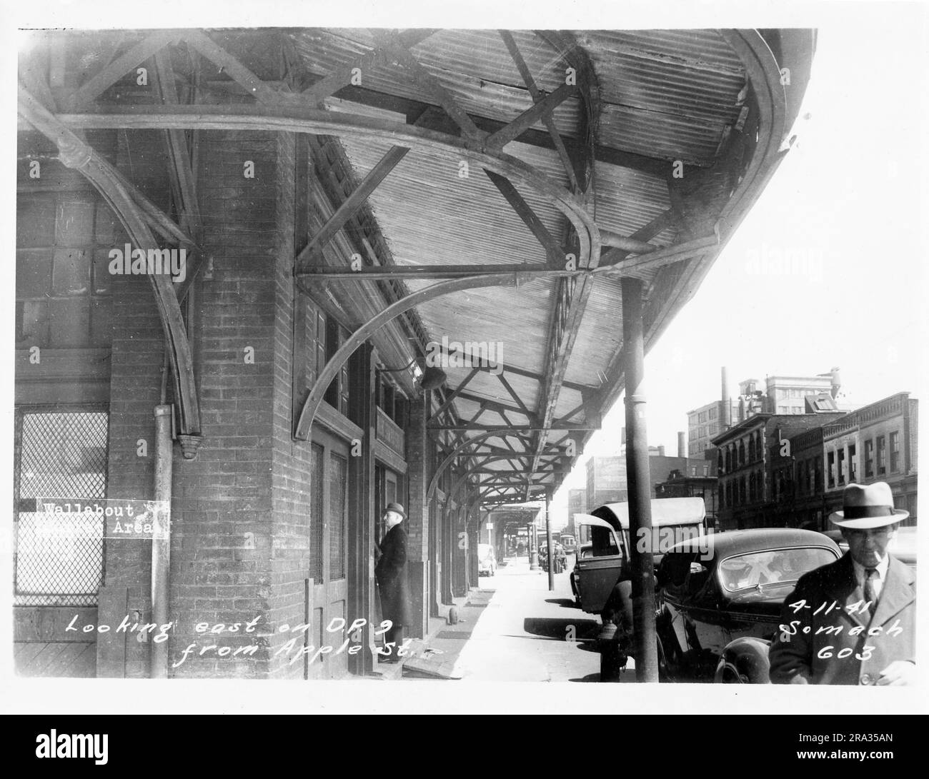 Apple storefront Cut Out Stock Images & Pictures - Alamy