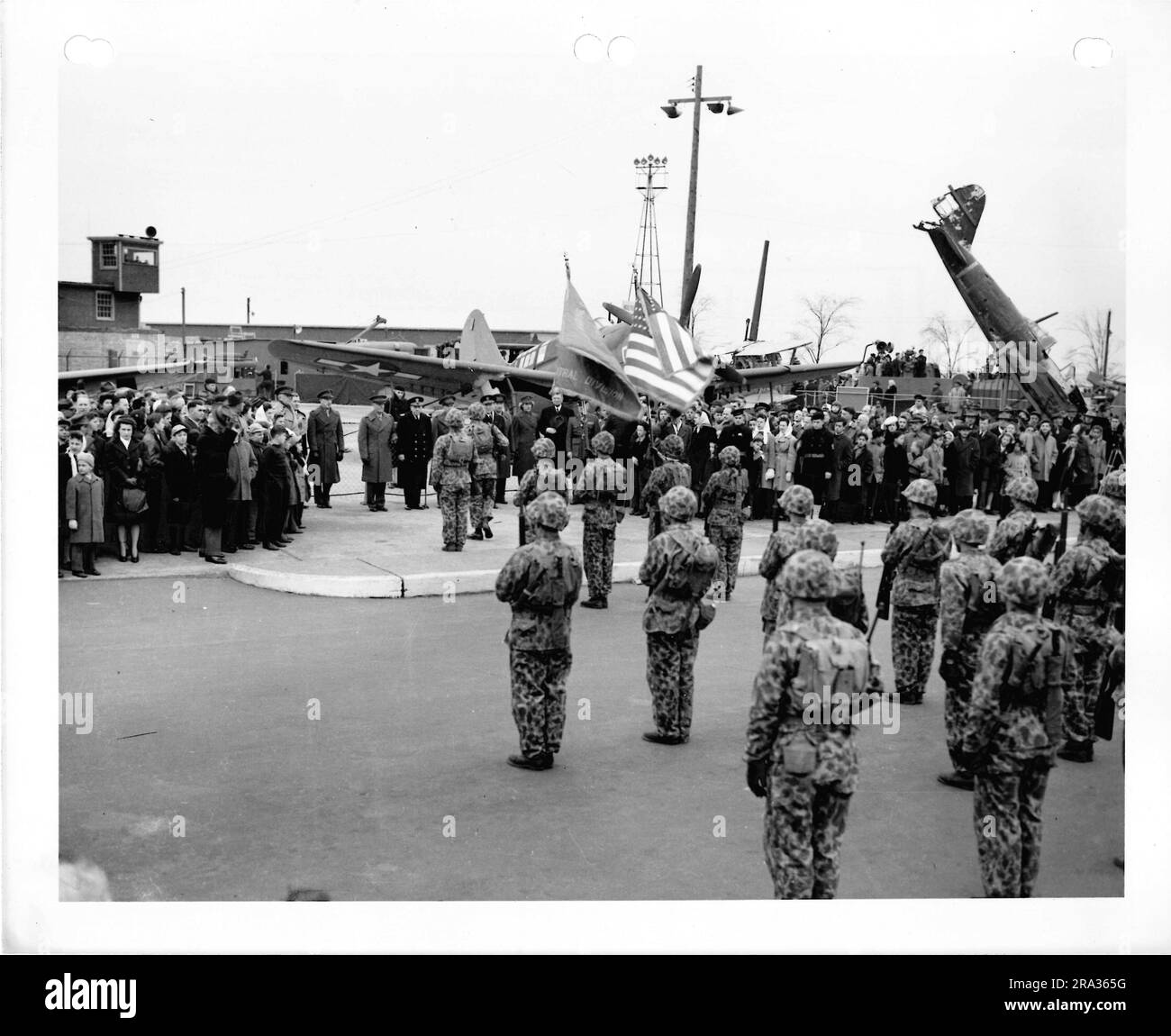Group military personnel civilians Black and White Stock Photos ...