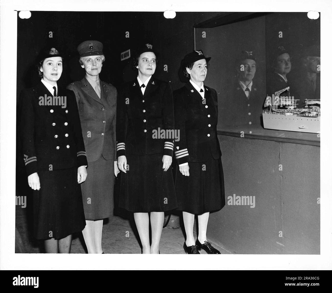 American women war military forces Black and White Stock Photos ...