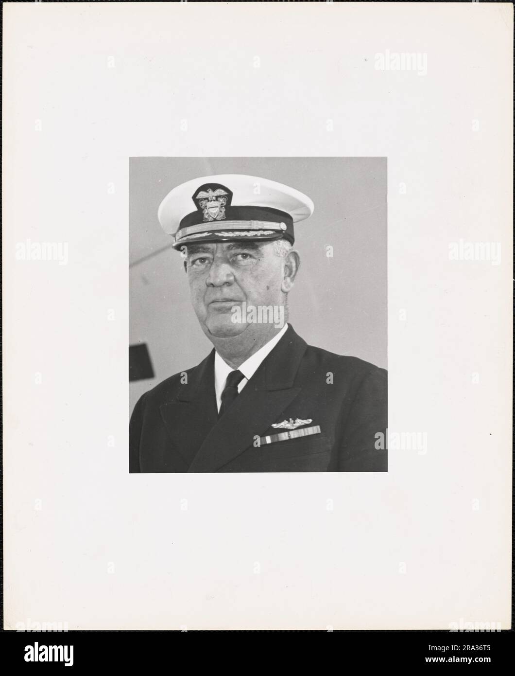 U s navy captain uniform hi-res stock photography and images - Alamy