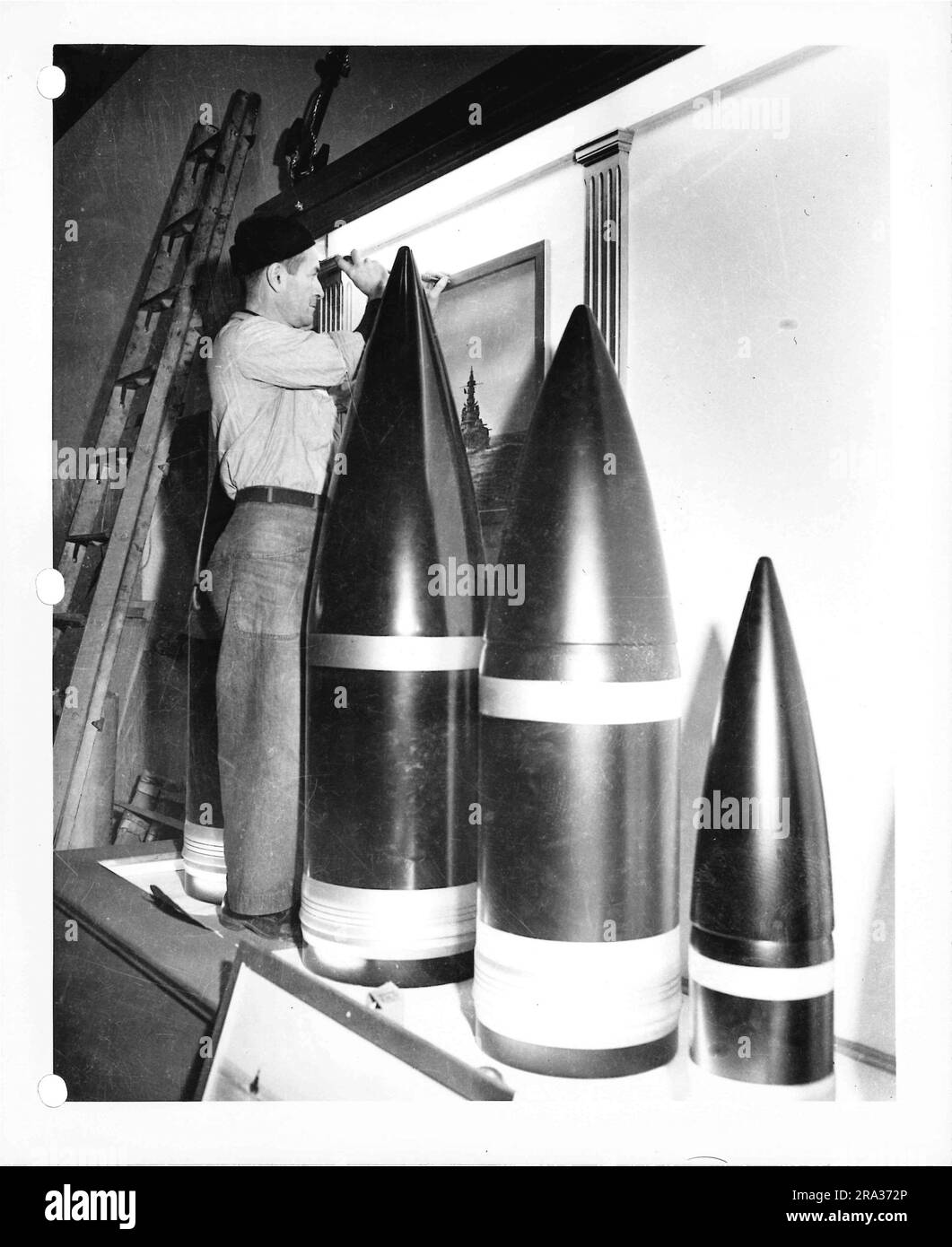 Man setting Black and White Stock Photos & Images - Alamy