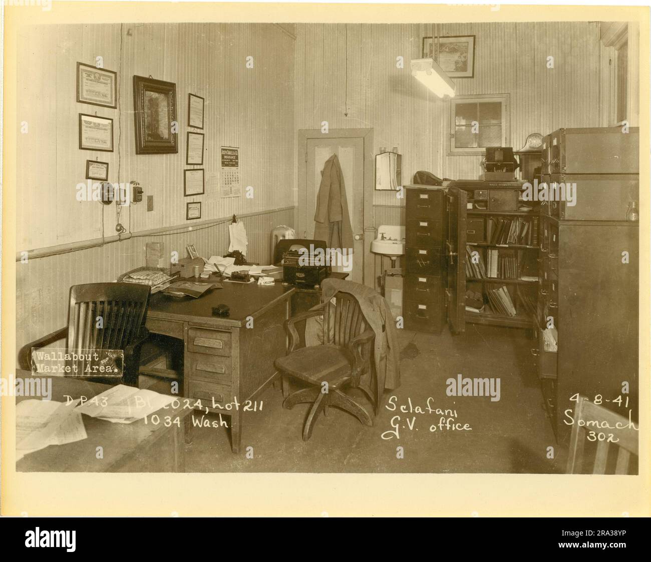 Photograph of interior of lot 211, Bl. 2024, 1034 Wash., office in ...