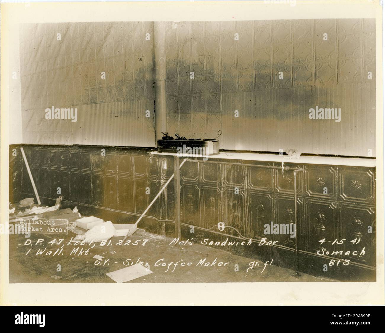 Photograph of interior of lot 1, Bl. 2257, 1 Wall. Mkt., Silex coffee ...