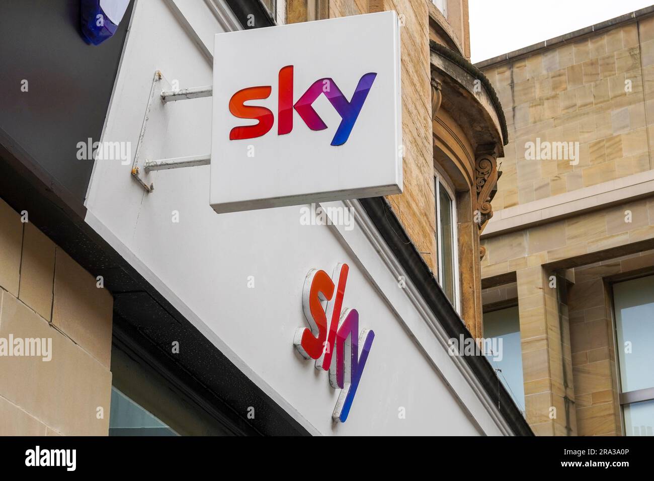 Modern network logo hi-res stock photography and images - Alamy