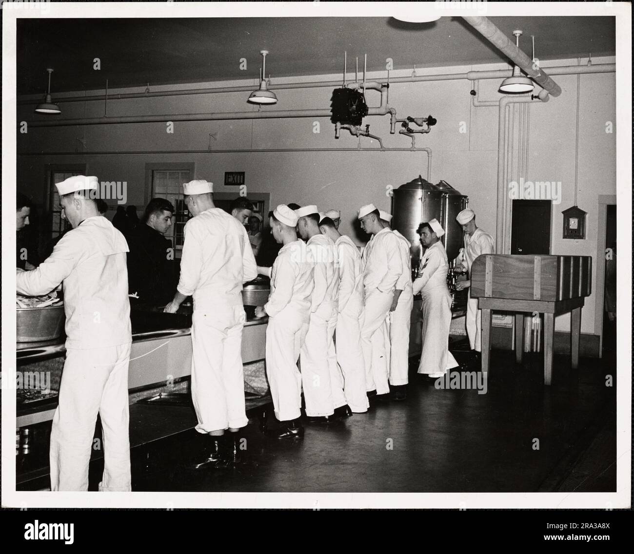 Mess hall organization hi-res stock photography and images - Alamy