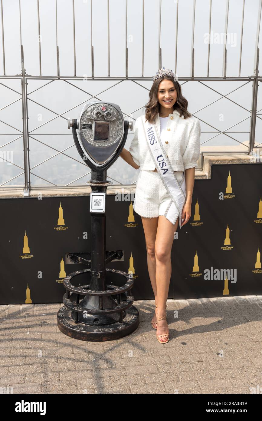 Miss USA Morgan Romano and Miss Teen USA Faron Medhi Light the Empire ...