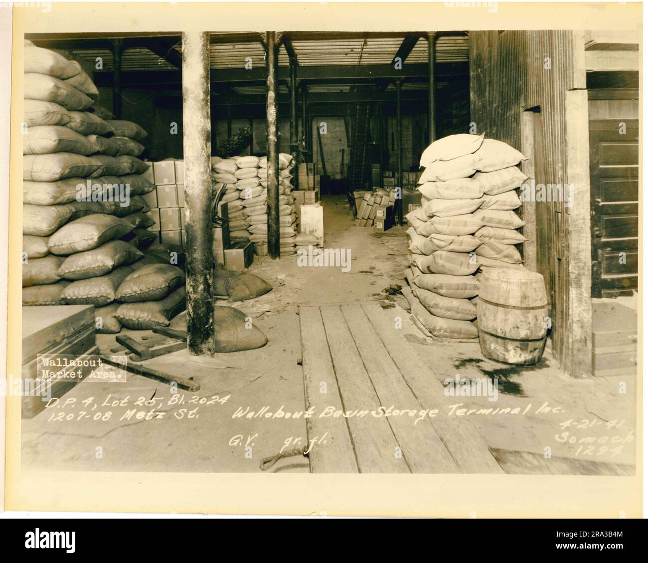 Photograph of interior Wallabout Market, D.P. 4, Lot 25, Building 2024 ...