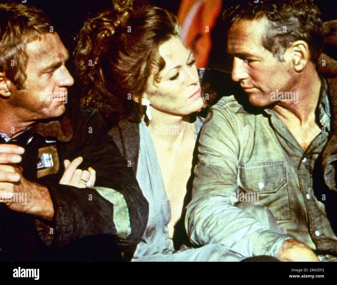 Faye dunaway paul newman towering hi-res stock photography and images ...