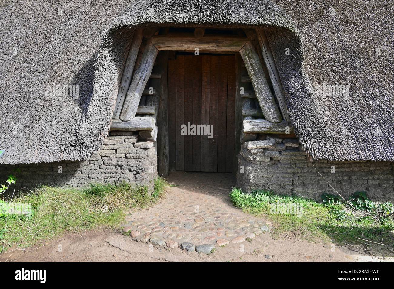 Prehistoric house hi-res stock photography and images - Alamy
