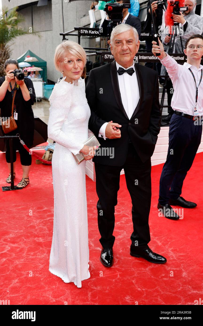 Miroslav Donutil mit Ehefrau Zuzana Donutilova bei der Eröffnung des 57 ...