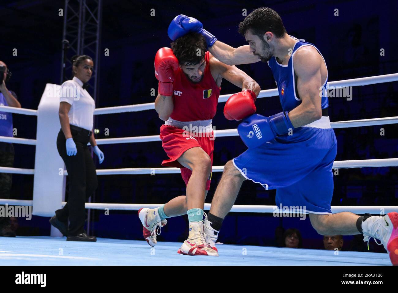 Mens boxe hi-res stock photography and images - Alamy