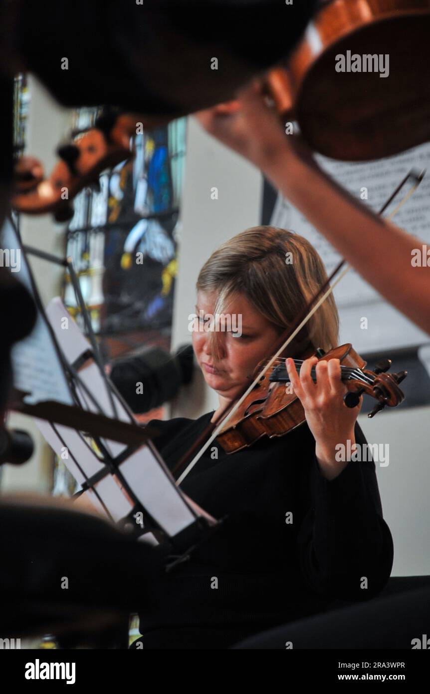 Alina Ibragimova, Russian-British violinist Stock Photo - Alamy