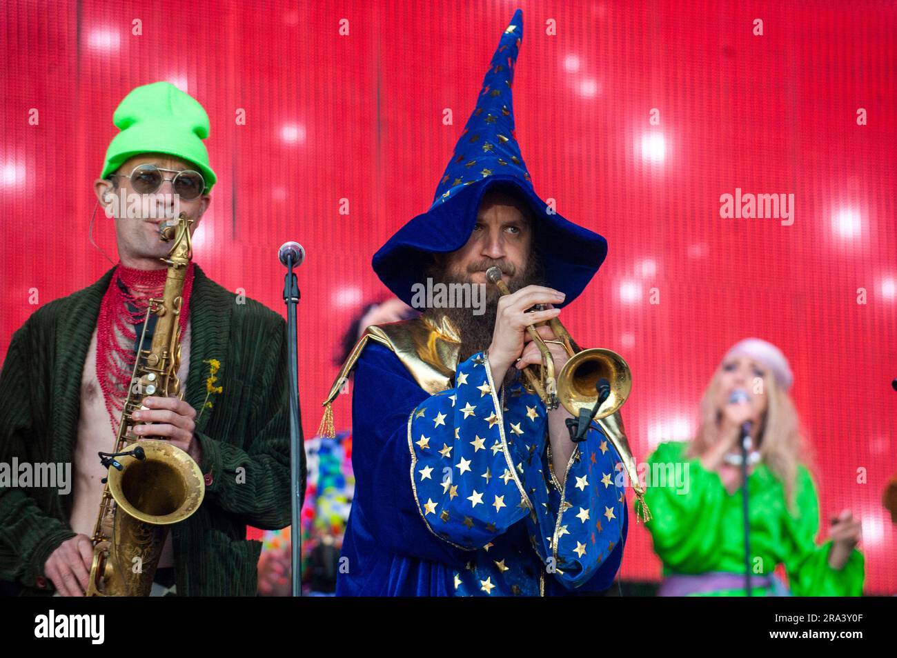 Wizard playing trumpet hi-res stock photography and images - Alamy