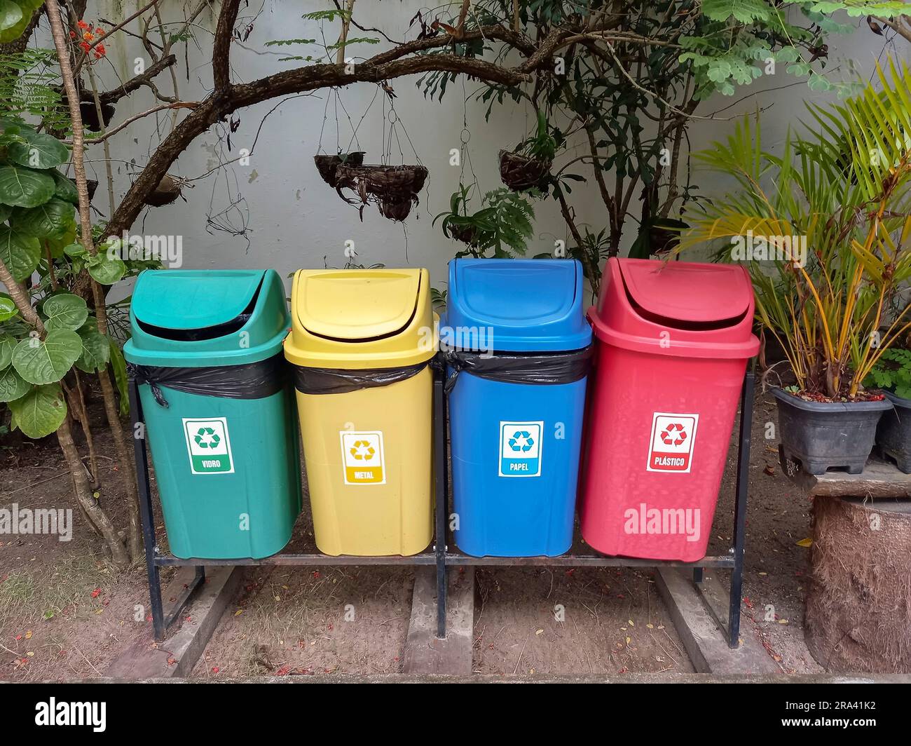 Plastic bins hi-res stock photography and images - Alamy