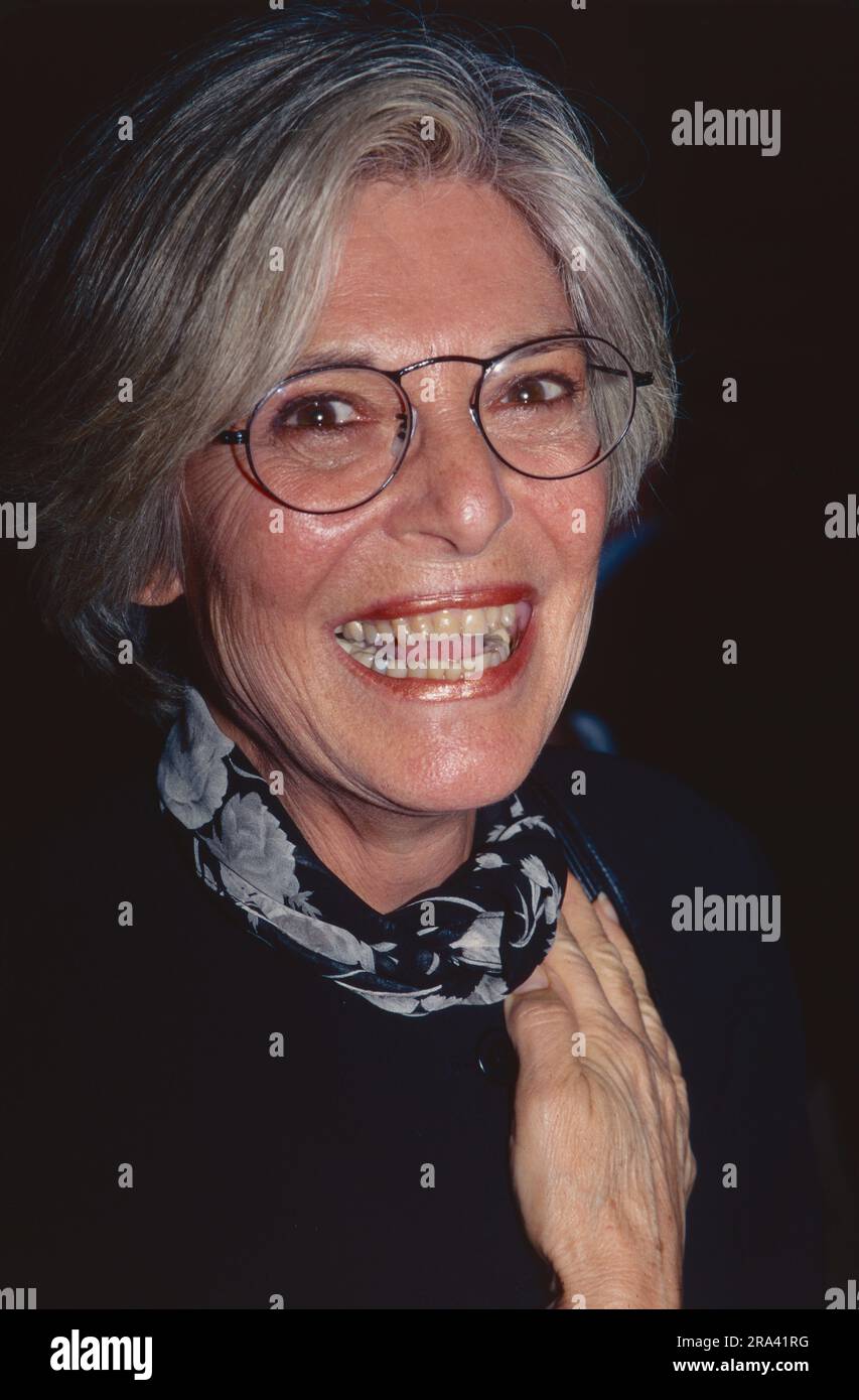Anne Bancroft attends a performance of "Victor/Victoria" to benefit ...