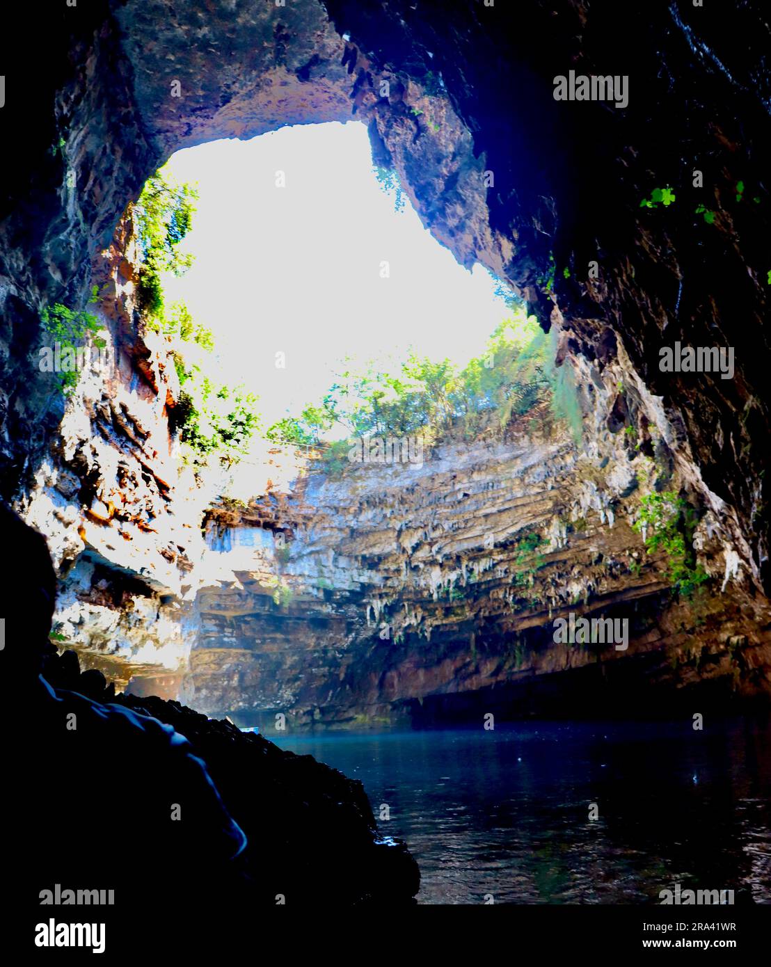 Cave with sunlight and water hi-res stock photography and images - Alamy