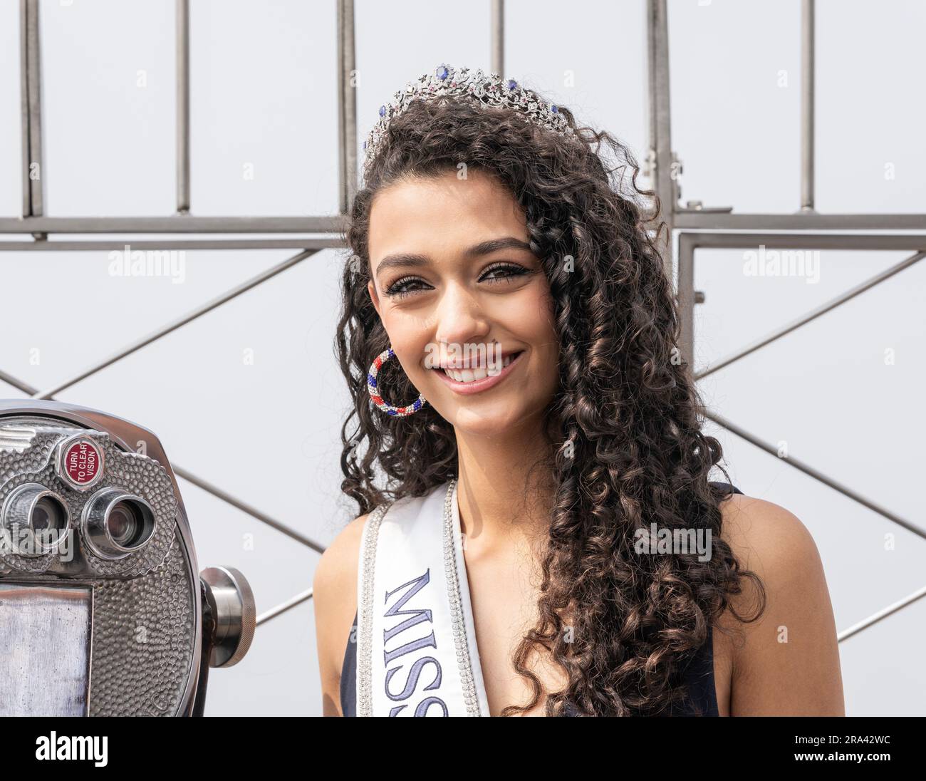 Miss Teen USA 2022 Faron Medhi attends ceremonial lighting of Empire ...