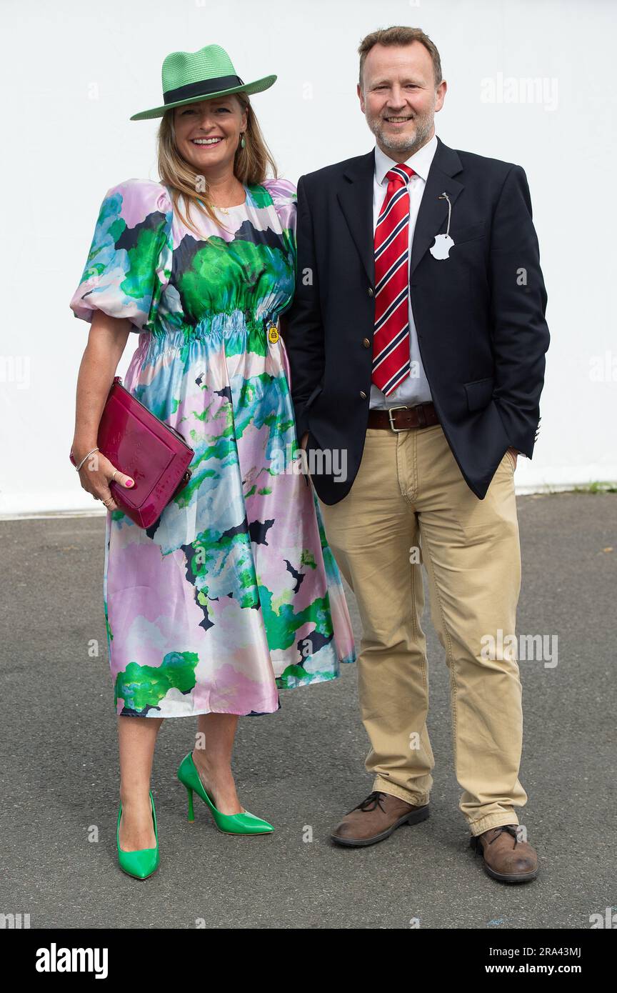 Henley mermaids hi-res stock photography and images - Alamy