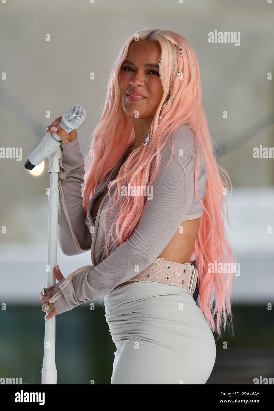 Karol g hi-res stock photography and images - Alamy