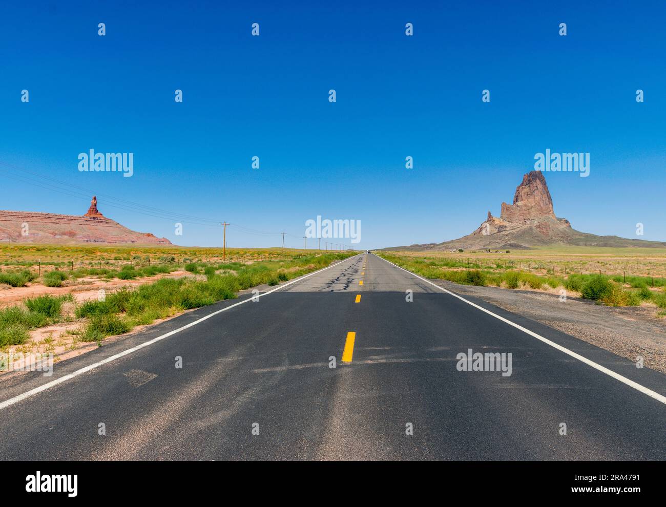Monument Valley Highway in Arizona Stock Photo - Alamy