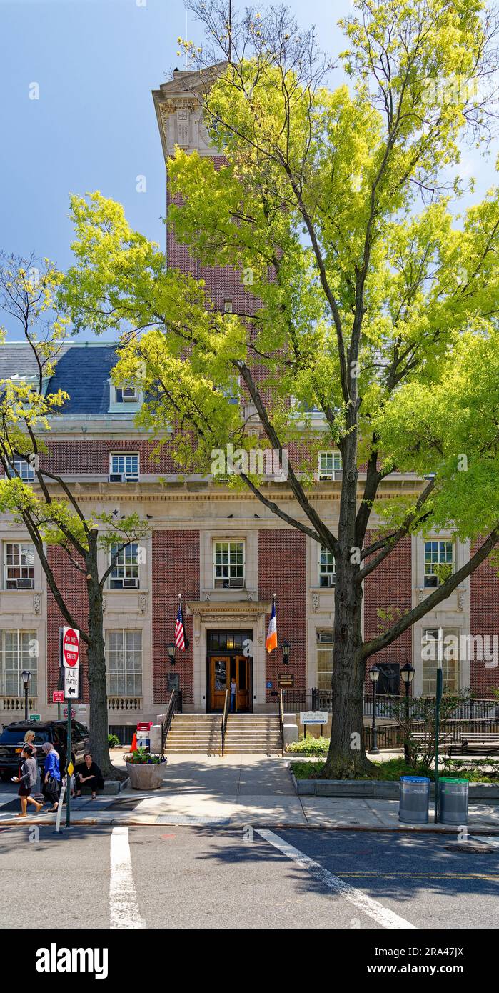 Staten Island Borough Hall was built in 1906 on a hill overlooking NY ...