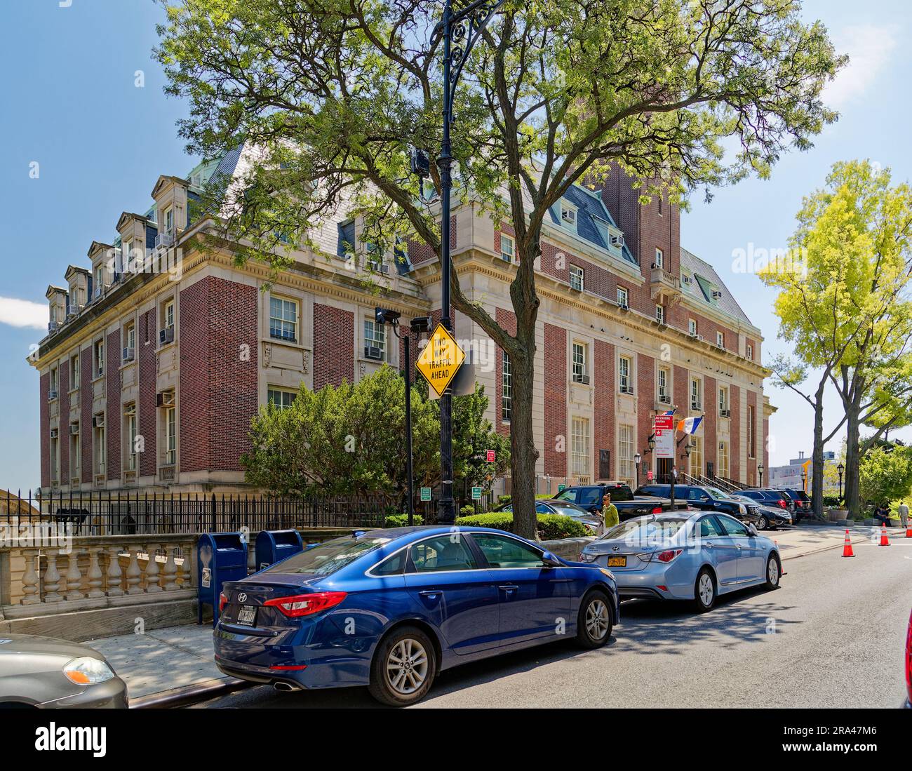 Staten Island Borough Hall was built in 1906 on a hill overlooking NY ...