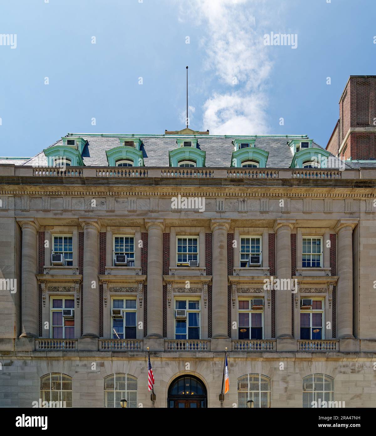 Staten island borough hall hi-res stock photography and images - Alamy
