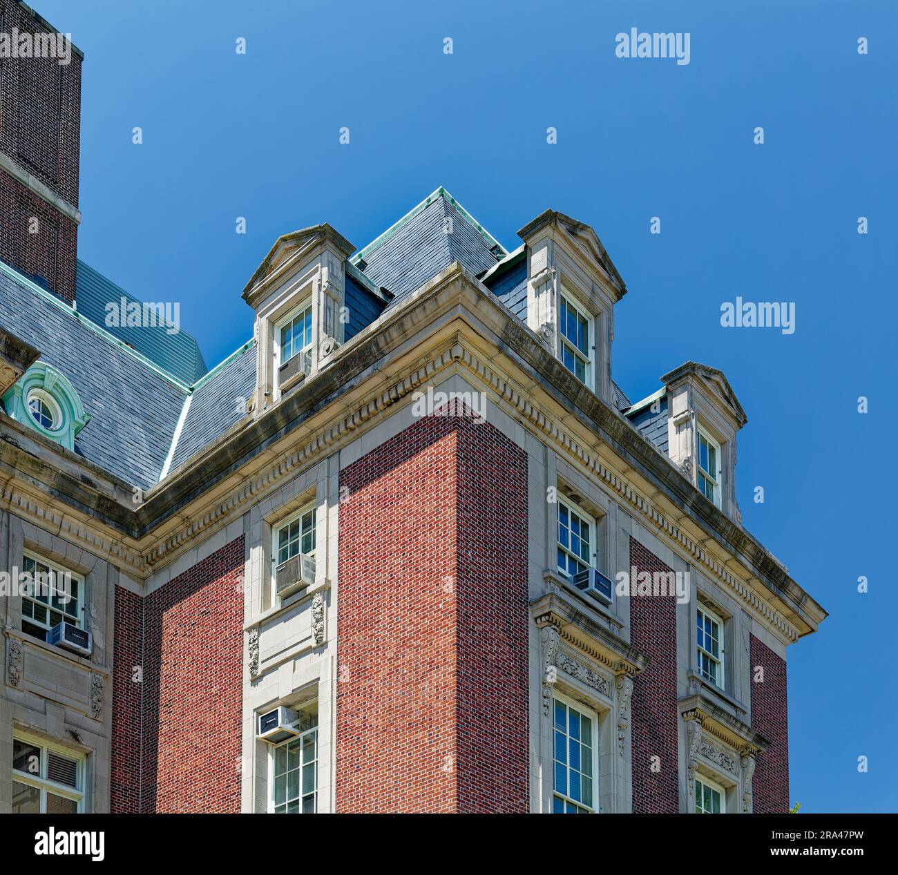 Staten Island Borough Hall was built in 1906 on a hill overlooking NY ...