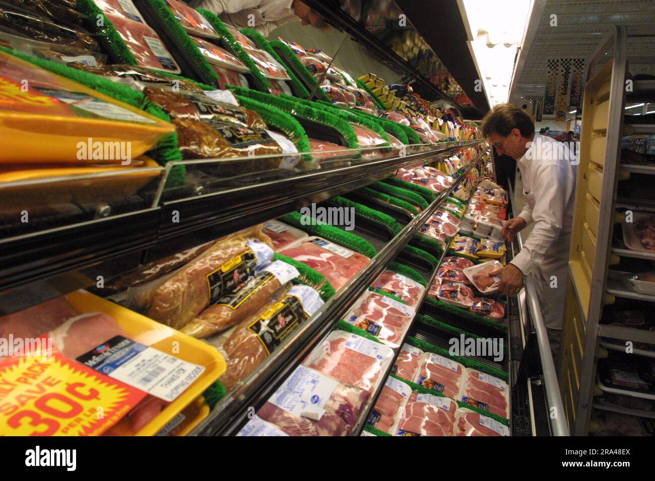 Kroger supermarket hi-res stock photography and images - Alamy