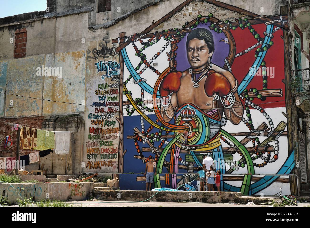 Panamanian boxer mural in Chorrillo walls Stock Photo - Alamy
