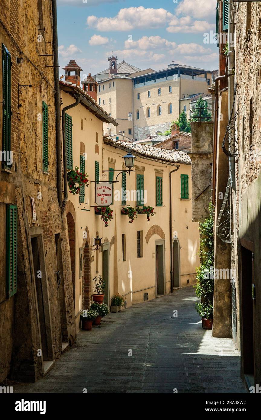 Country tuscan tuscan architecture hi-res stock photography and images ...