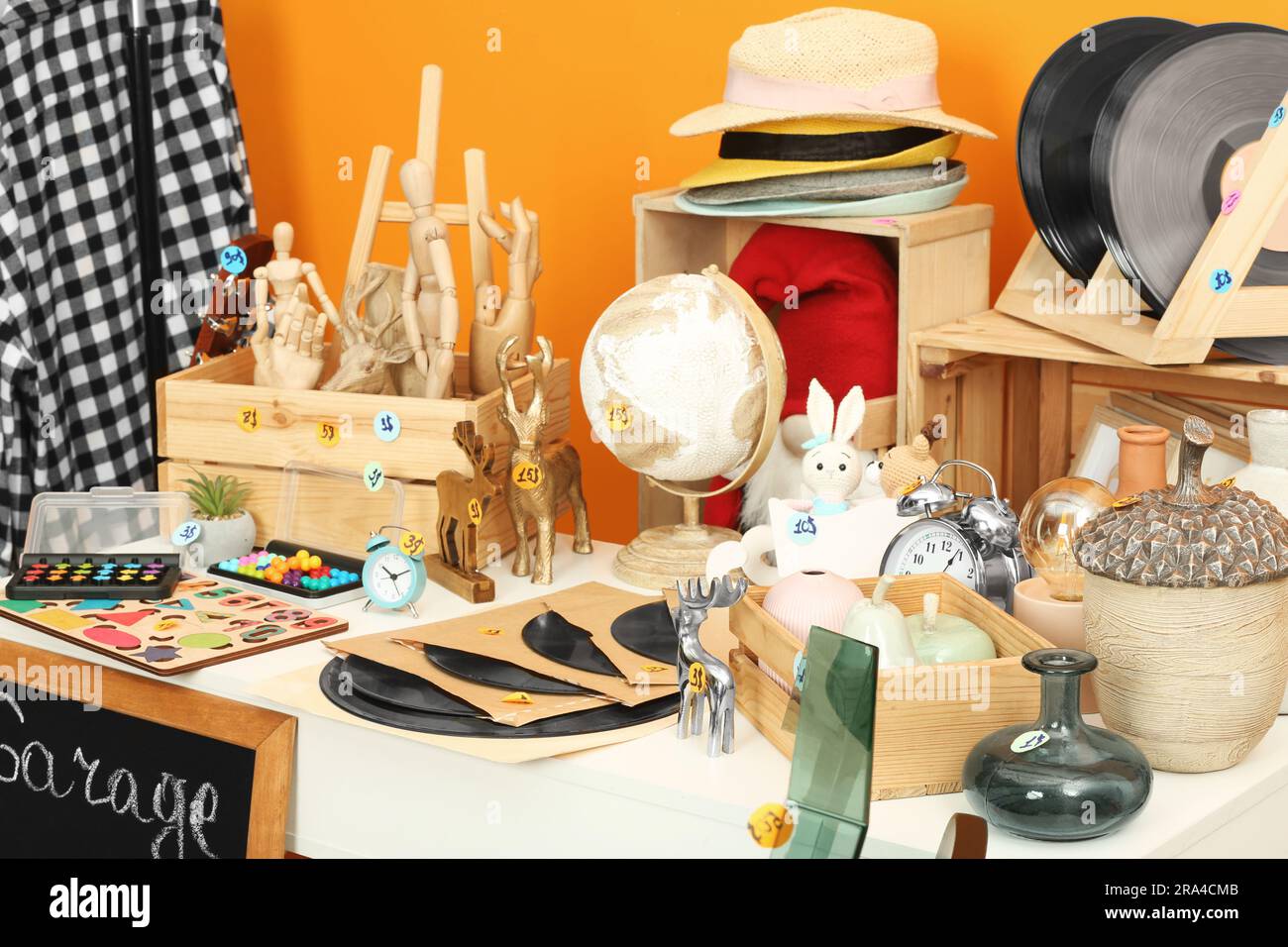 Garage sale items hi-res stock photography and images - Alamy