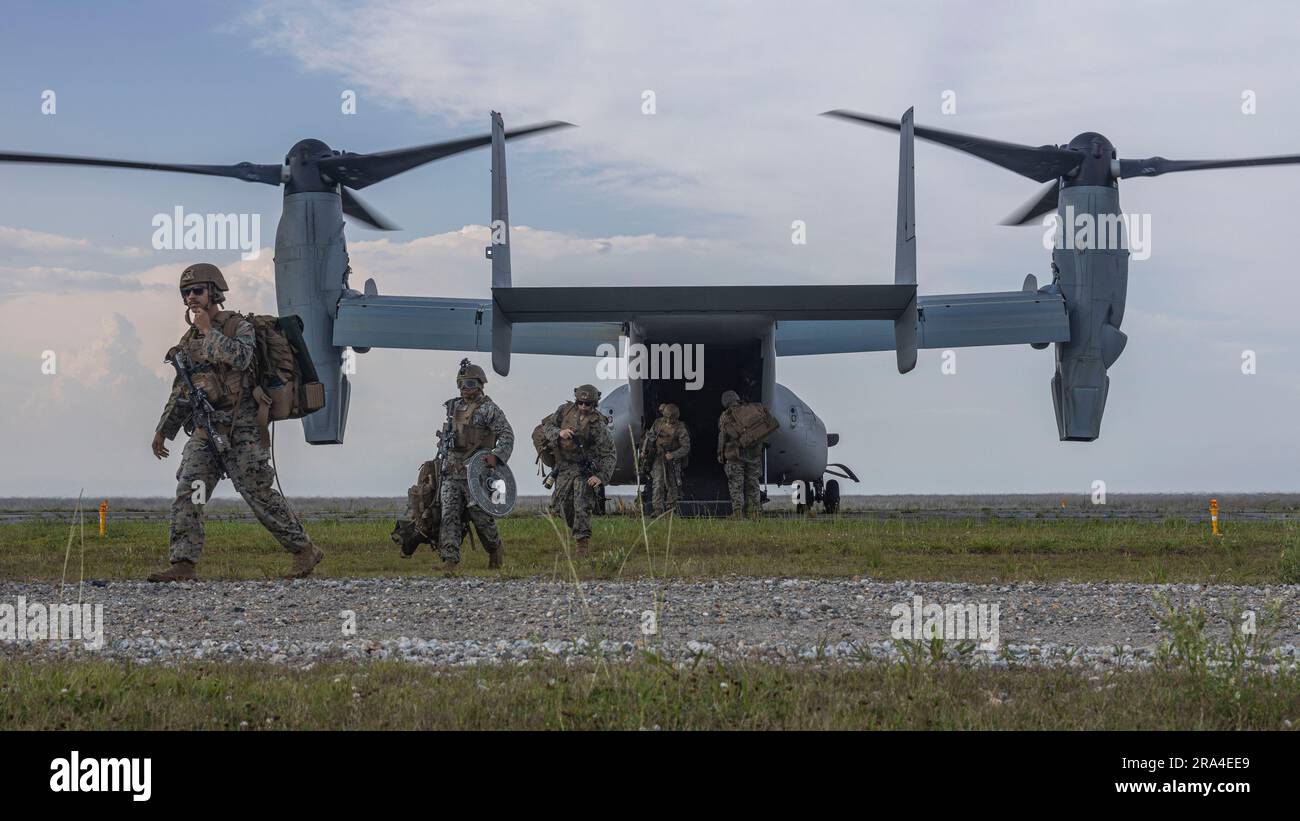 U.S. Marines with 2d Battalion, 6th Marine Regiment, 2d Marine Division ...