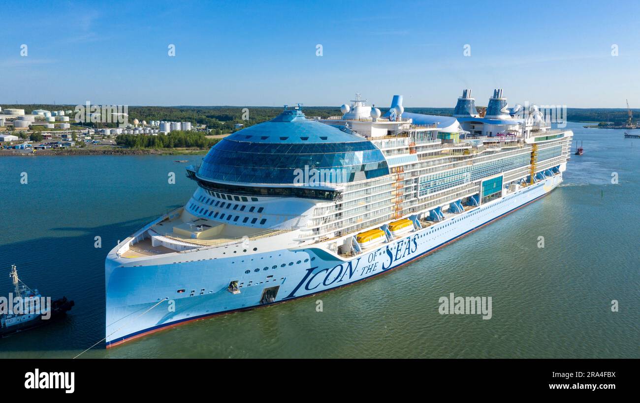 Worlds largest cruise ship ICON OF THE SEAS departing for sea trials ...