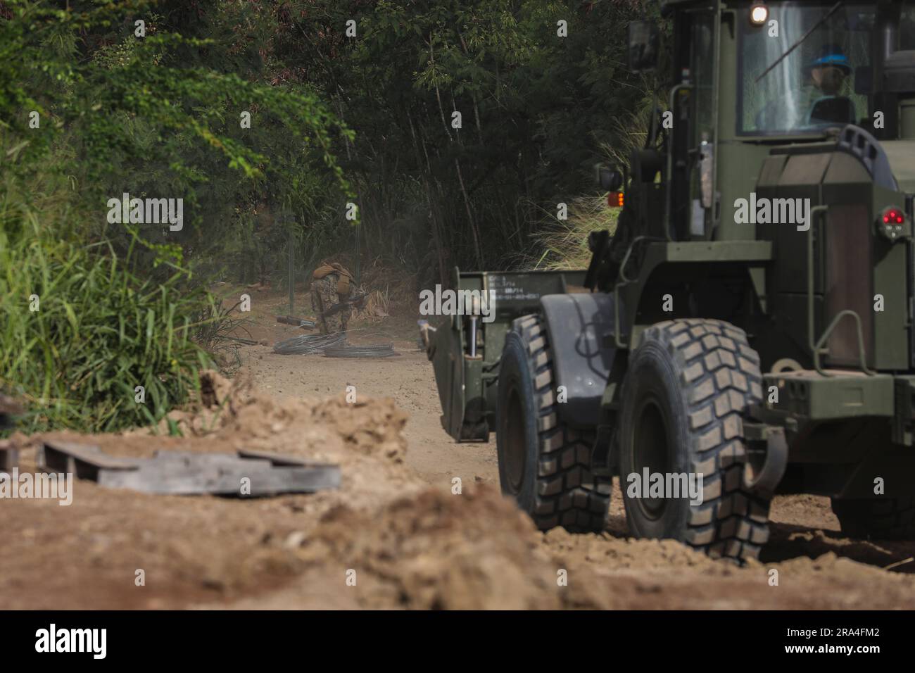 A Tractor Rubber-Tired Articulated Steering Multi-Purpose vehicle ...