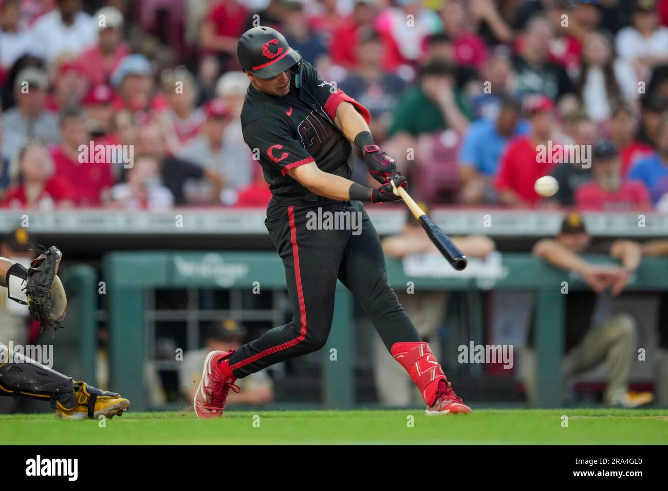 Cincinnati Reds' Spencer Steer hits a winning two-run home run against ...