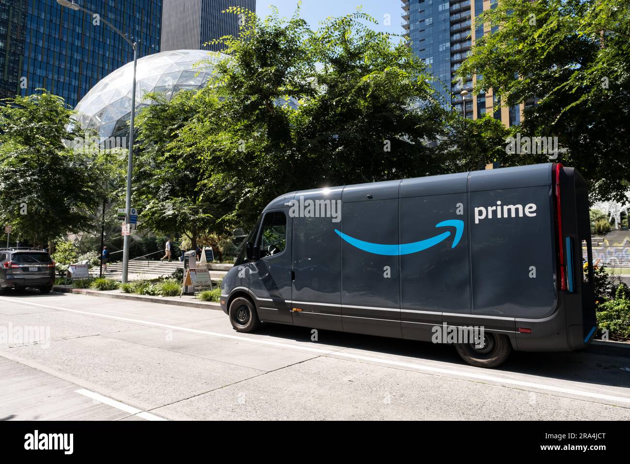 Amazon prime electric delivery truck hi-res stock photography and ...