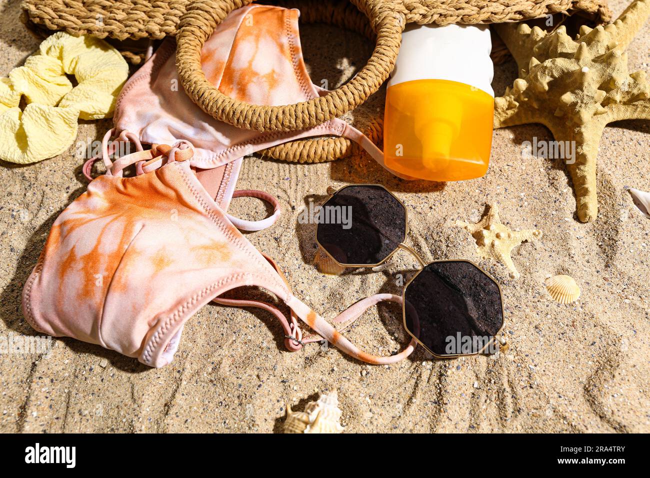 Bands of wicker background hi-res stock photography and images - Alamy