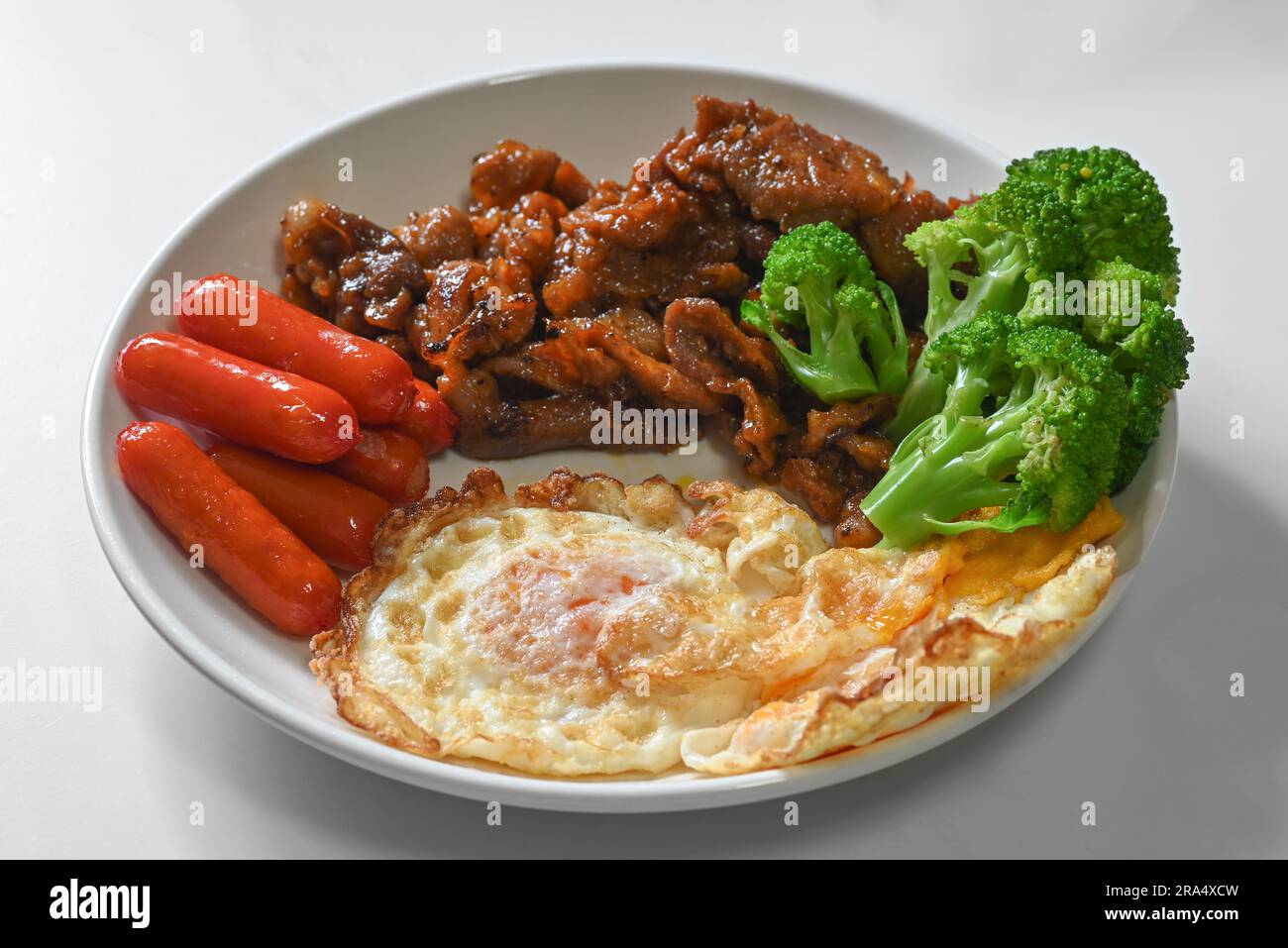 Pork tocino, pritong itlog or fried eggs, broccoli and hotdog sausage ...