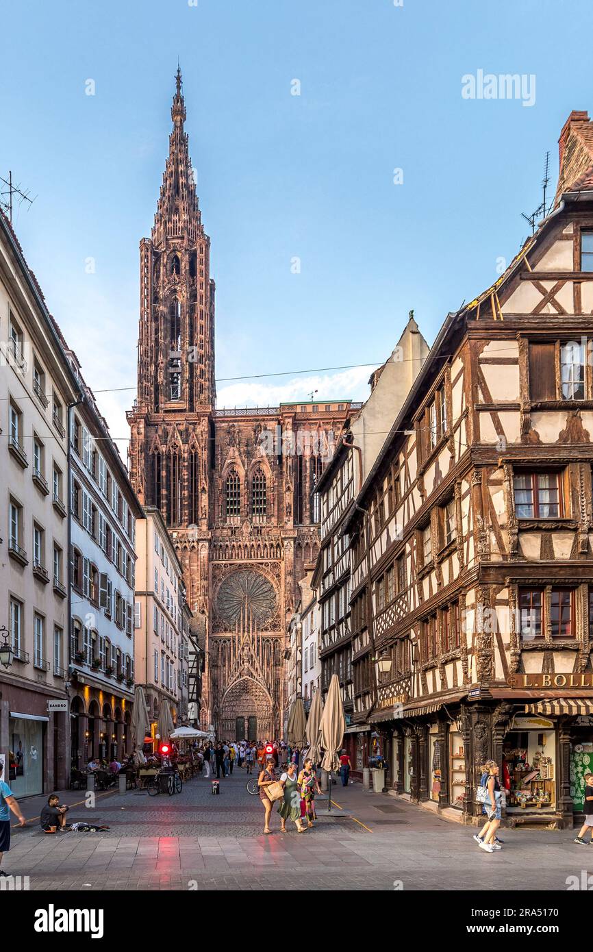 Strasbourg cathedral square hi-res stock photography and images - Alamy