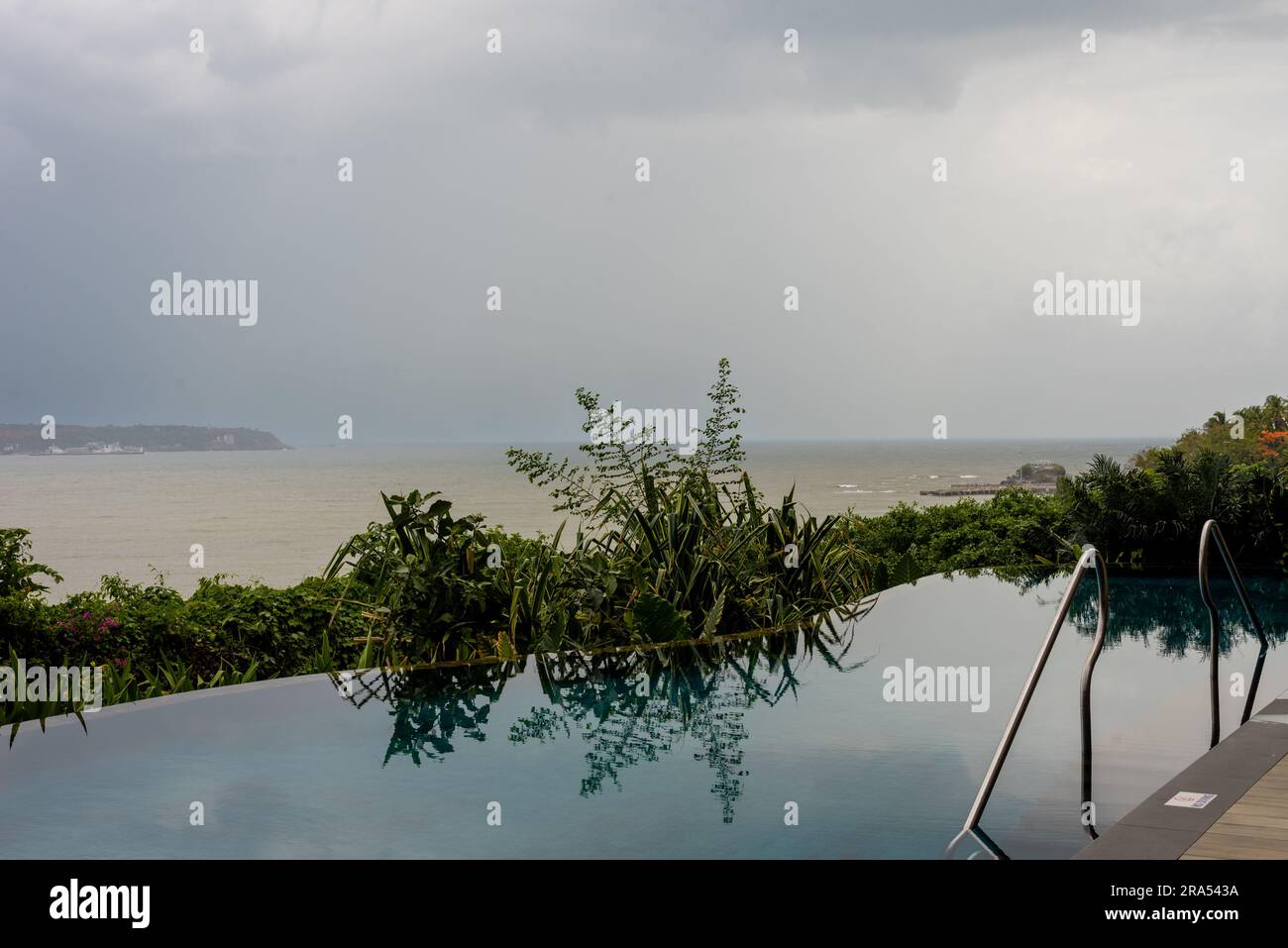 View of the beautiful ocean horizon and landscape from the infinity ...