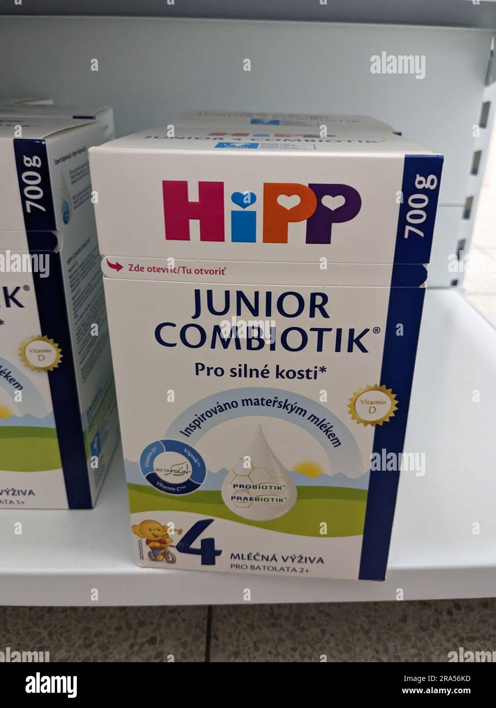 Baby formula milk on shelf hi-res stock photography and images - Alamy