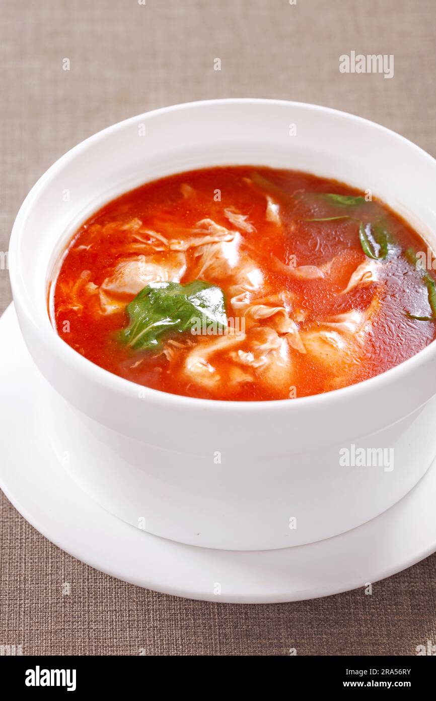 Tomato egg drop soup hi-res stock photography and images - Alamy