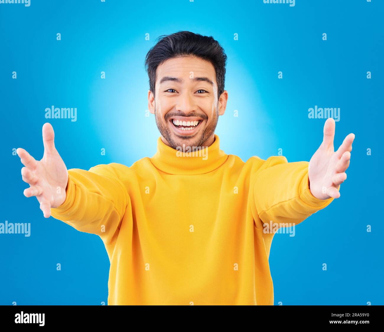 One person reaching for a hug hi-res stock photography and images - Alamy