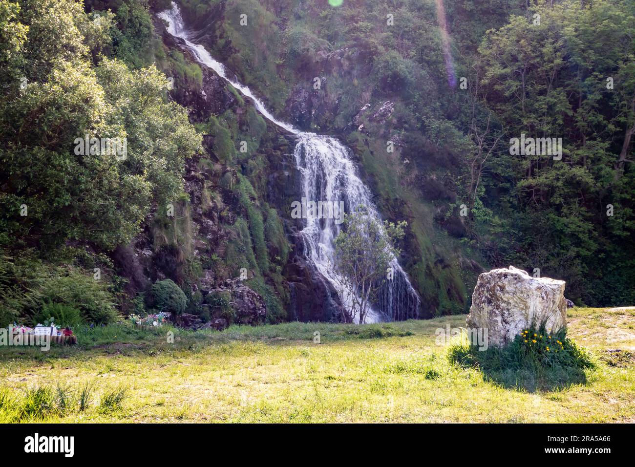 Assaranca waterfall ardara donegal hi-res stock photography and images ...