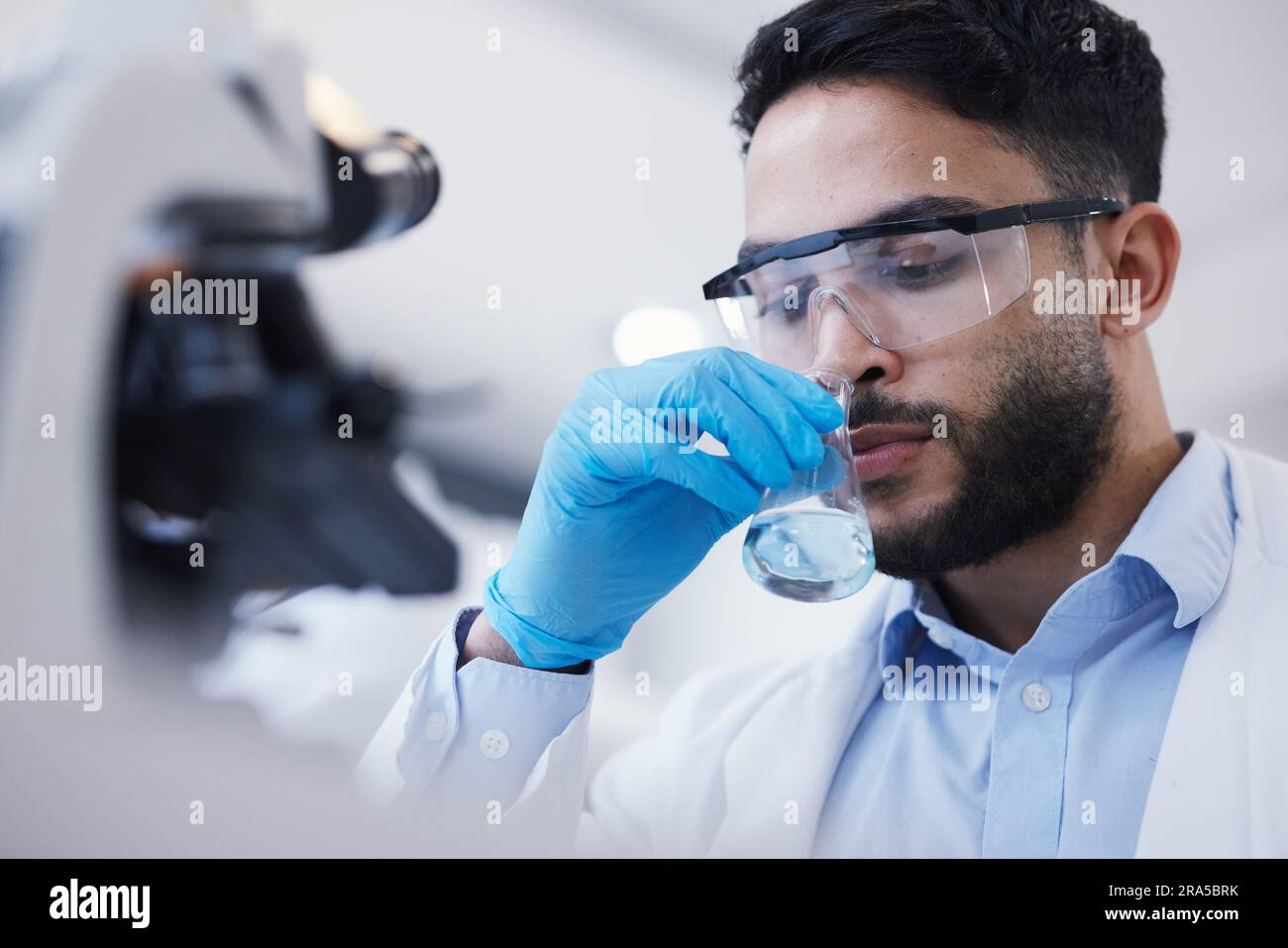 Sniff test lab hi-res stock photography and images - Alamy